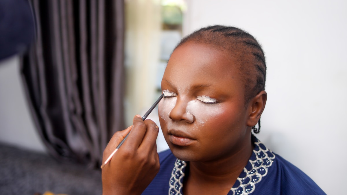 Clean Makeup Trends 2026: What's In, Out & Top Picks